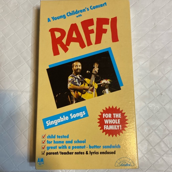 Troubadour records | Media | Raffi Vhs Video A Young Childrens Concert ...